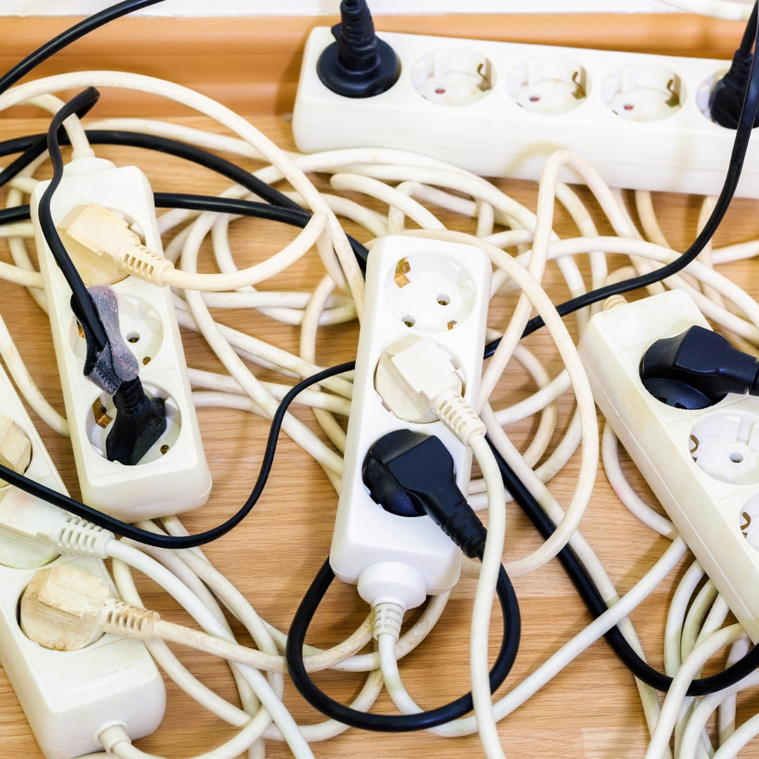 Pas op met stekkerblokken! - RS elektro-werk.nl Eindhoven